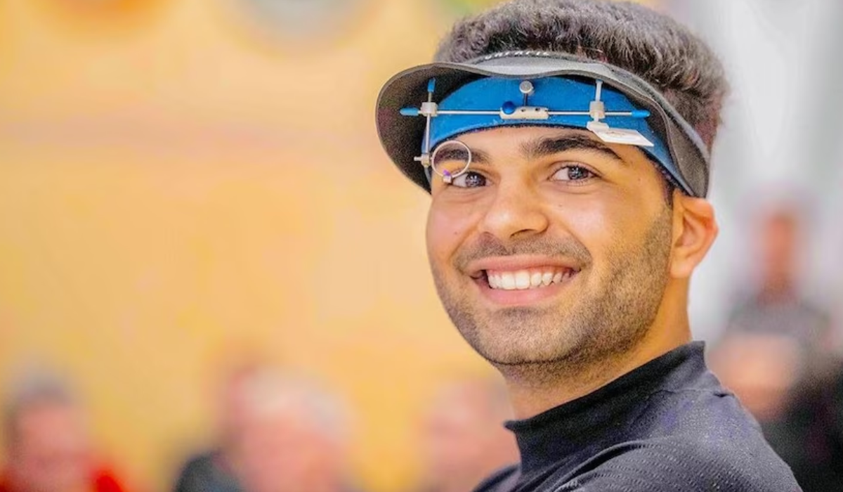 Arjun Babuta Misses Shooting Medal in 10m air rifle men's final ...
